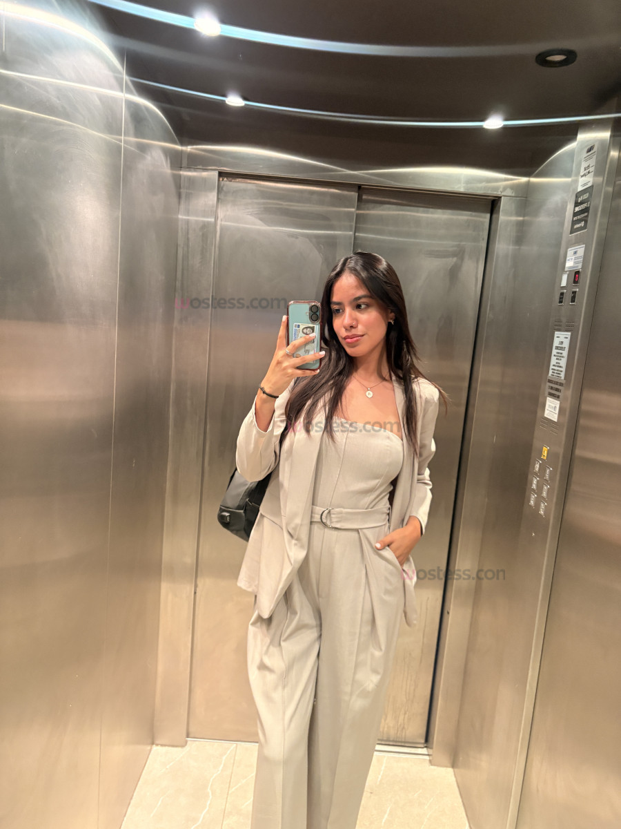 Hostess, Modella e Wing Woman Adriana a Piacenza | Wostess
